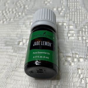 Young Living | Other | Young Living Jade Lemon Essential Oil 5ml New ...